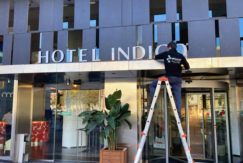 Rótulos y Letreros luminosos para Hoteles en Barcelona